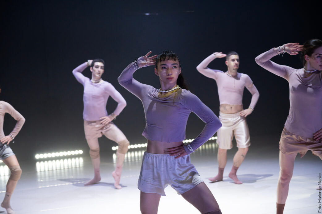 Resisting Bodies – Tanzraum